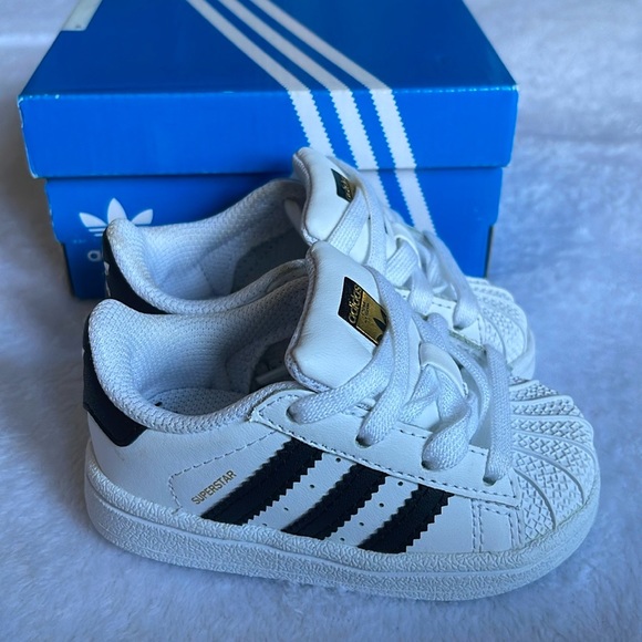 adidas | Shoes | Adidas Unisex Kids Superstar White Low Top Round Toe ...